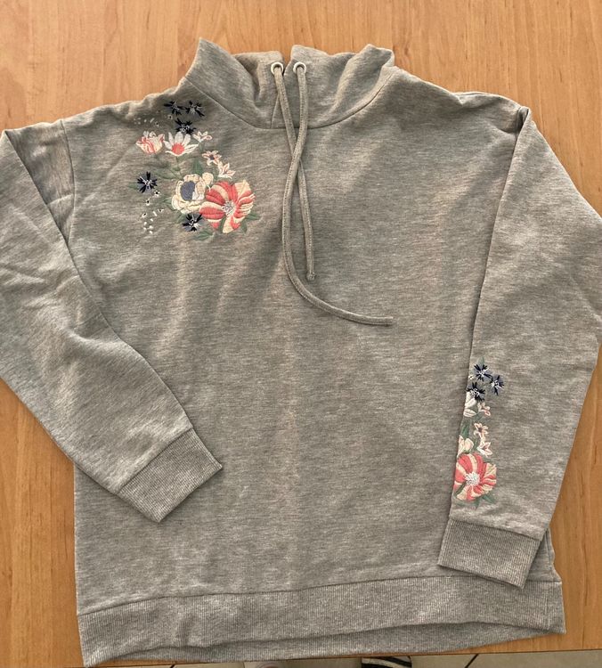 neuer Pullover mit Kapuze GrS/M (Gebraucht) in Schüpfheim für CHF 10 ...