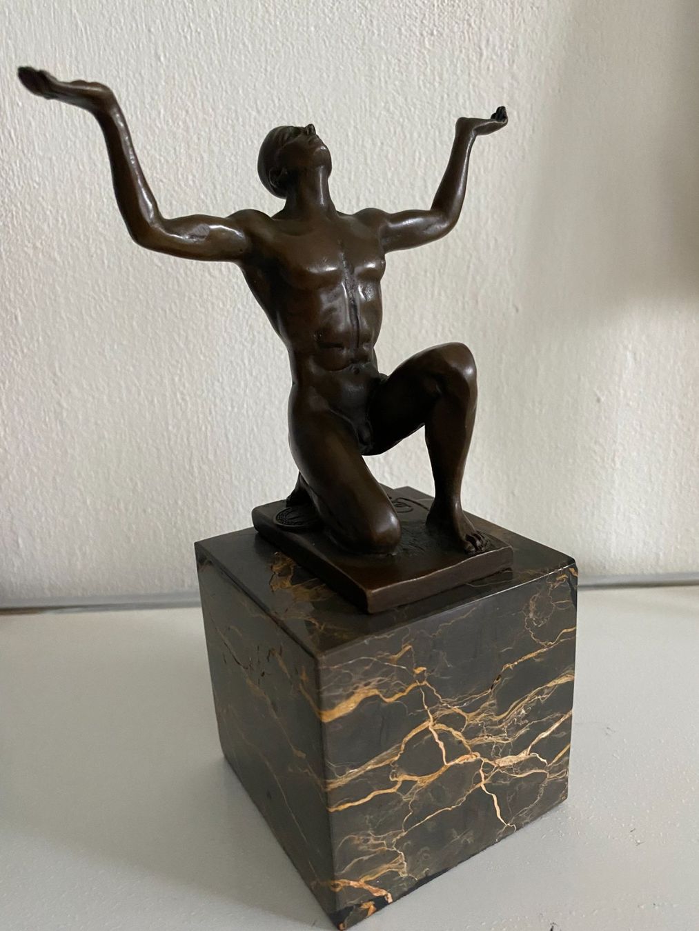 Bronzeskulptur, Männerakt signiert u. Giessereistempel | Kaufen auf Ricardo