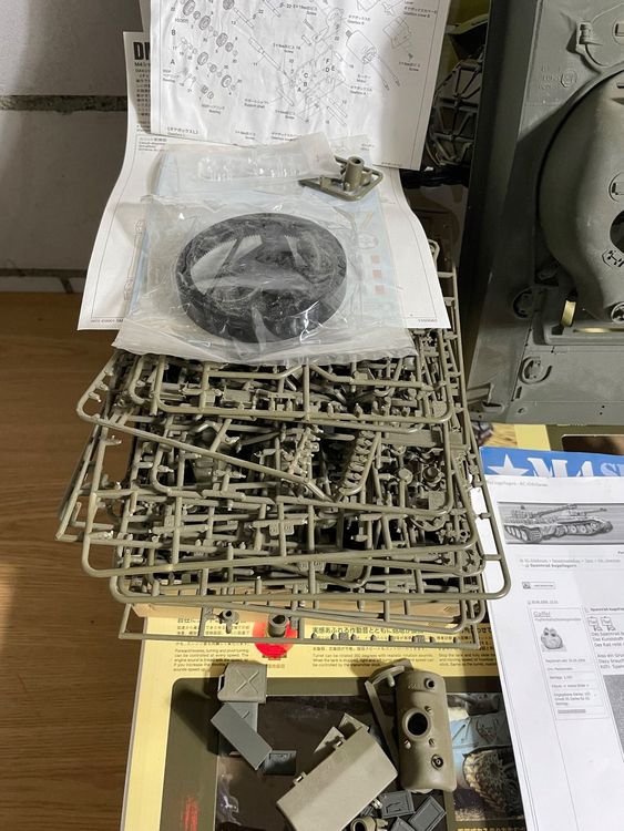 Tamiya M4 Sherman 105 mm Howitzer - Full-Option 56014 (Neu (gemäss ...