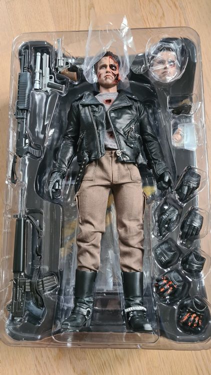 Hot Toys Terminator Battle Damaged (Gebraucht) in Embrach für CHF 220 ...