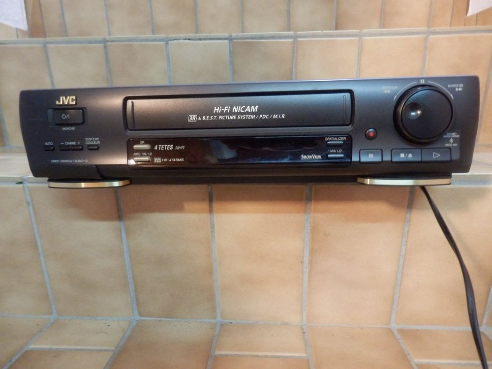 Magnetoscope VHS (D'occasion) à Marly pour CHF 43 – avec livraison ...