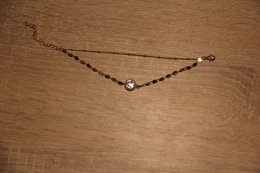 Goldenes Armband mit Perle, zwei Reihen (Neu (gemäss Beschreibung)) in ...
