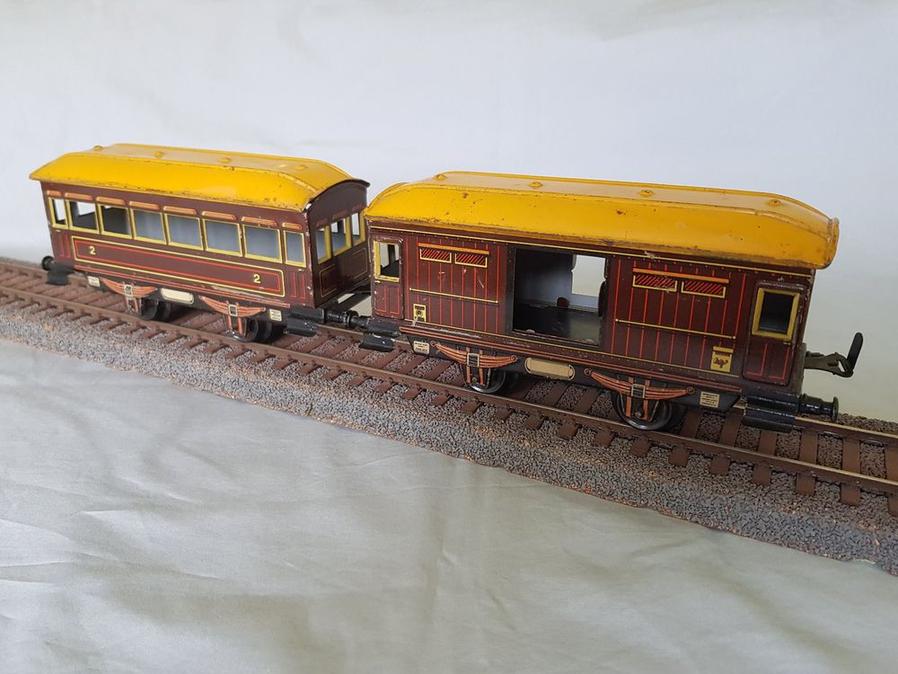 2 Tinplate-Wagen (Gebraucht) in Luzern für CHF 13 – mit Lieferung auf ...