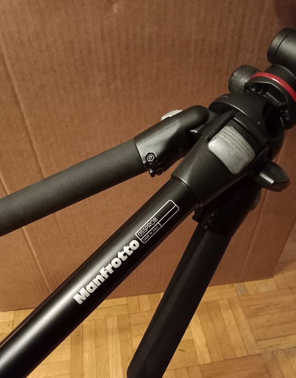 Manfrotto 055PROB avec tête panoramique à 3 voies | Kaufen auf Ricardo