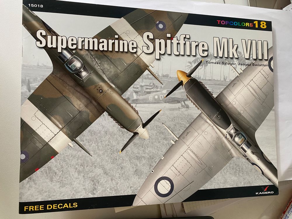 BUCH ENG/POL DECALS SUPERMARINE SPITFIRE MK.VIII KAGERO (Gebraucht) in ...