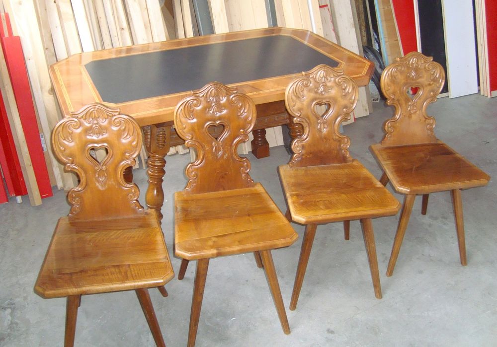 Schragen Schiefertisch mit 4 Stabellen Nussbaum, Barock-Stil (Gebraucht) in Oberdorf NW für CHF ...