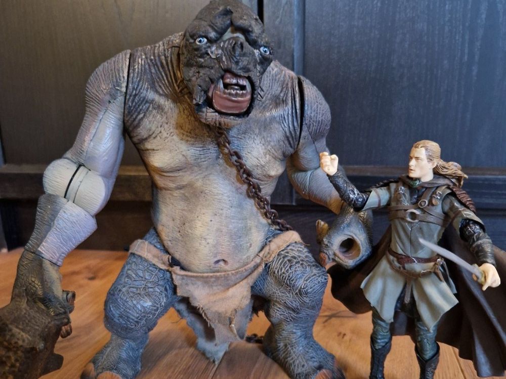 Herr der Ringe Figuren Troll und Legolas | Kaufen auf Ricardo