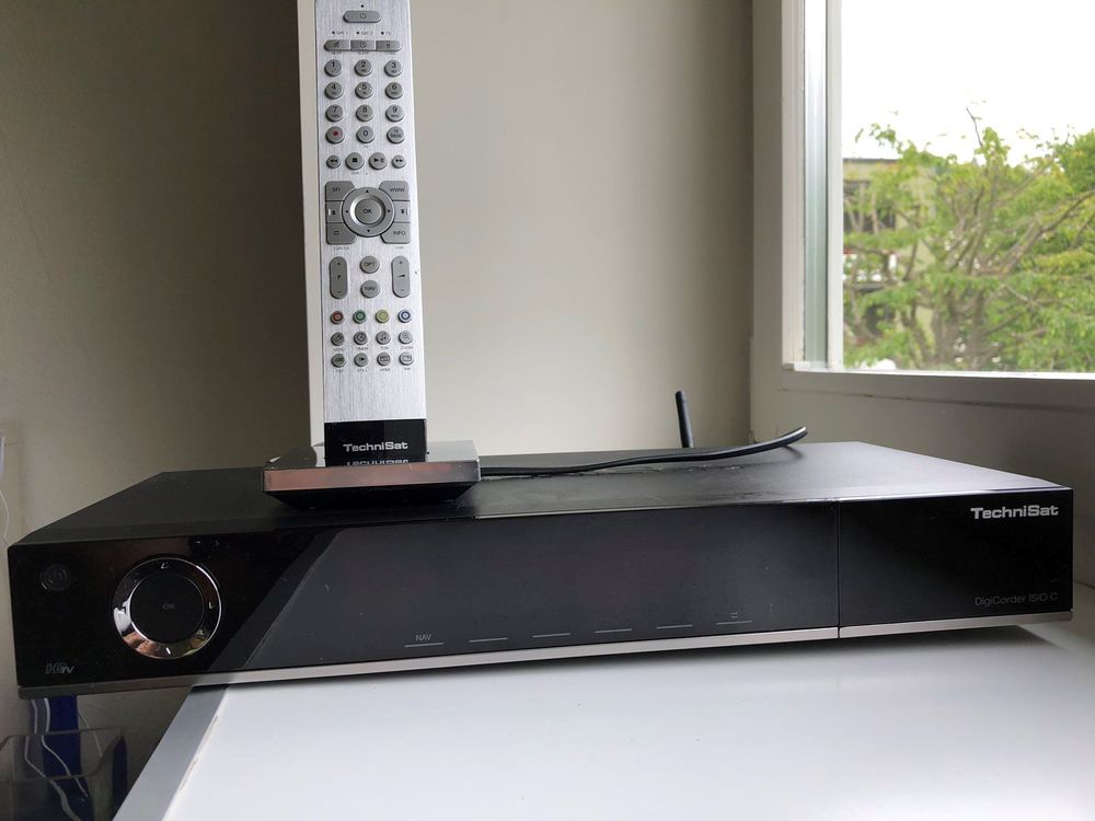 TechniSat Digicorder ISIO C 1 TB HDD | Kaufen auf Ricardo