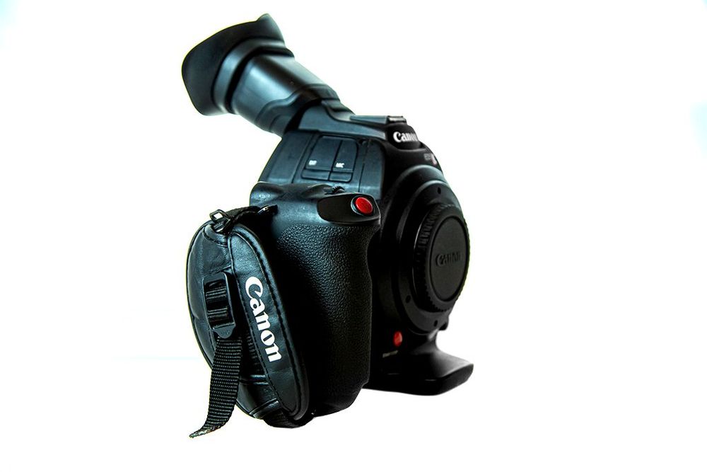 Profi Videokamera Canon EOS C100 Mark II inklusive Zubehör (Gebraucht ...