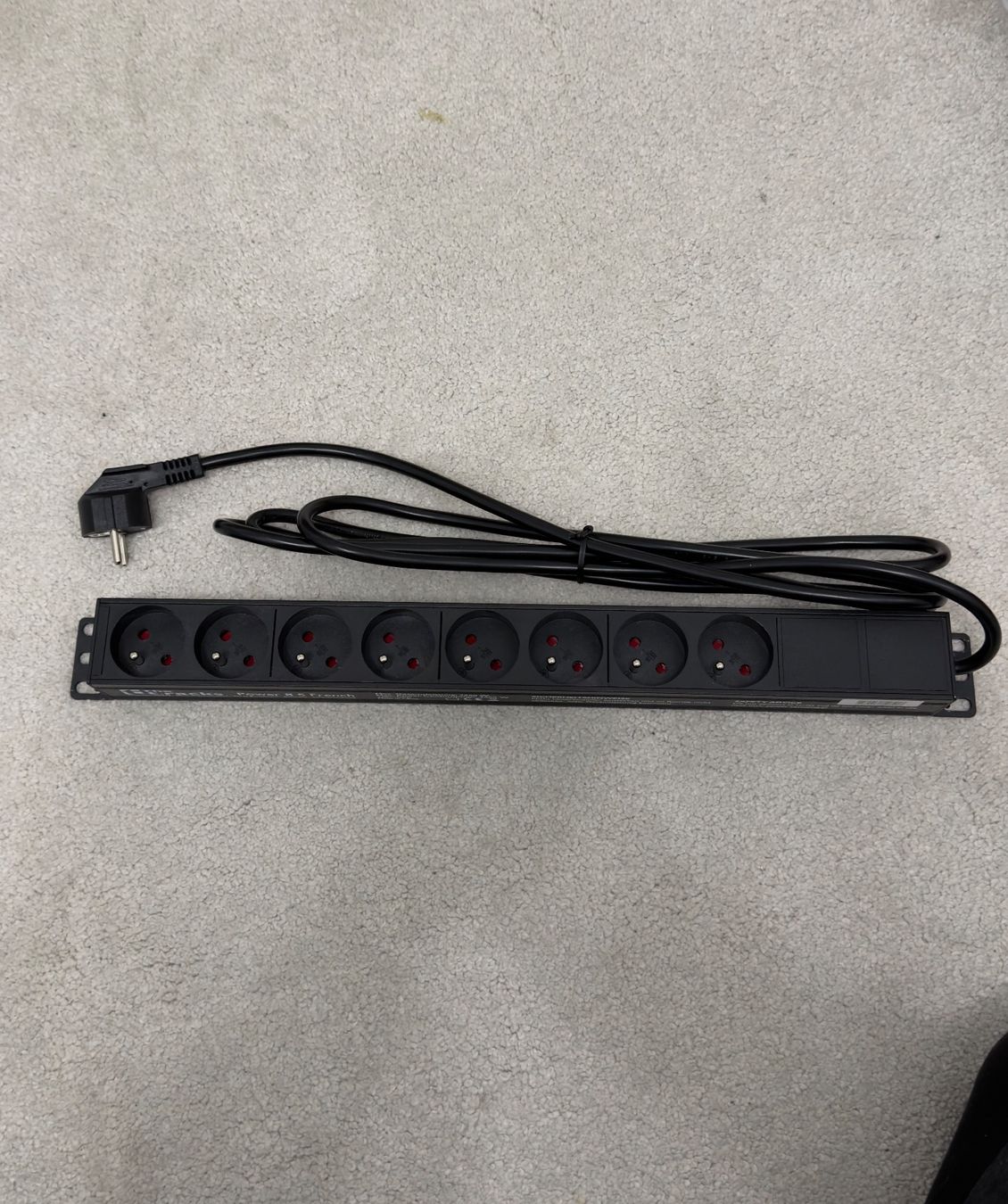 Multiprise Rack 19" (Neuf (Voir description)) à Embrach pour CHF 28 ...