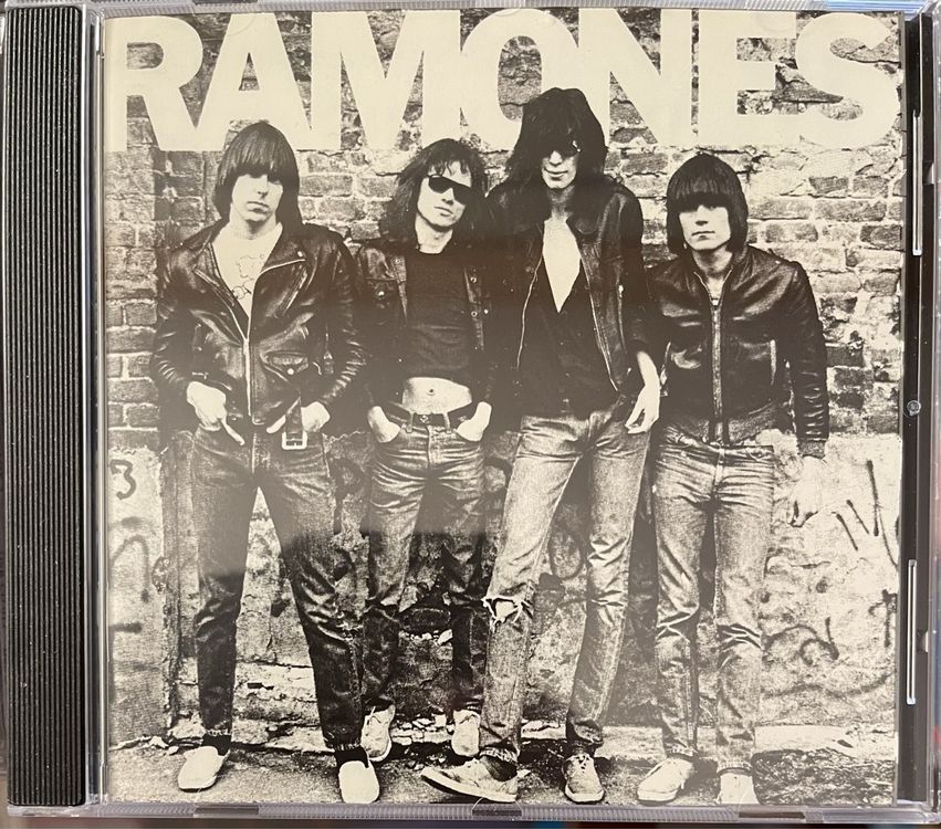 Ramones *Ramones* (CD) (Gebraucht) in Wettswil für CHF 5.5 – mit ...
