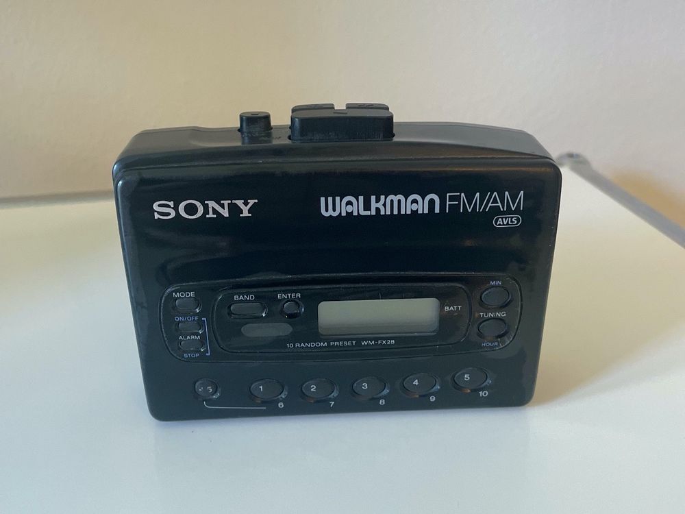Sony Walkman mit Radio (FM/AM) Funktion WM-FX28 | Kaufen auf Ricardo