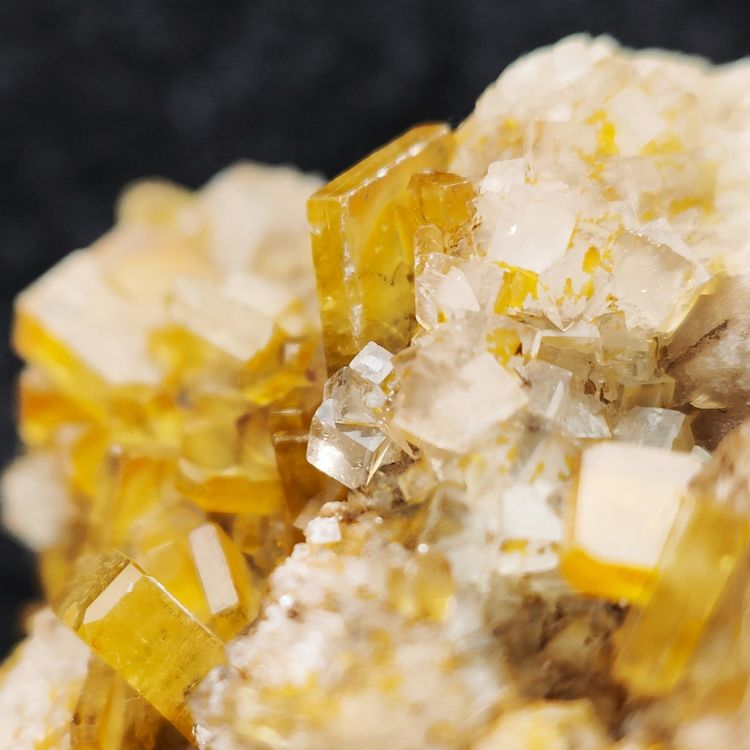 GOLDENER BARIT auf kubischem FLUORIT, Super selten | Kaufen auf Ricardo