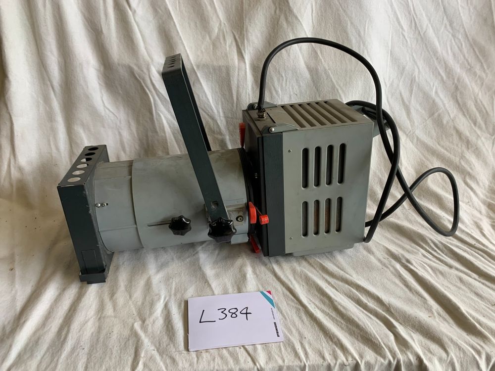 Theatherscheinwerfer (L384) (Defekt) in Däniken SO für CHF 49 – mit ...