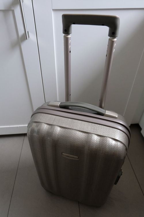 Wunderschone Leichter Handgepack Koffer Fotosnull