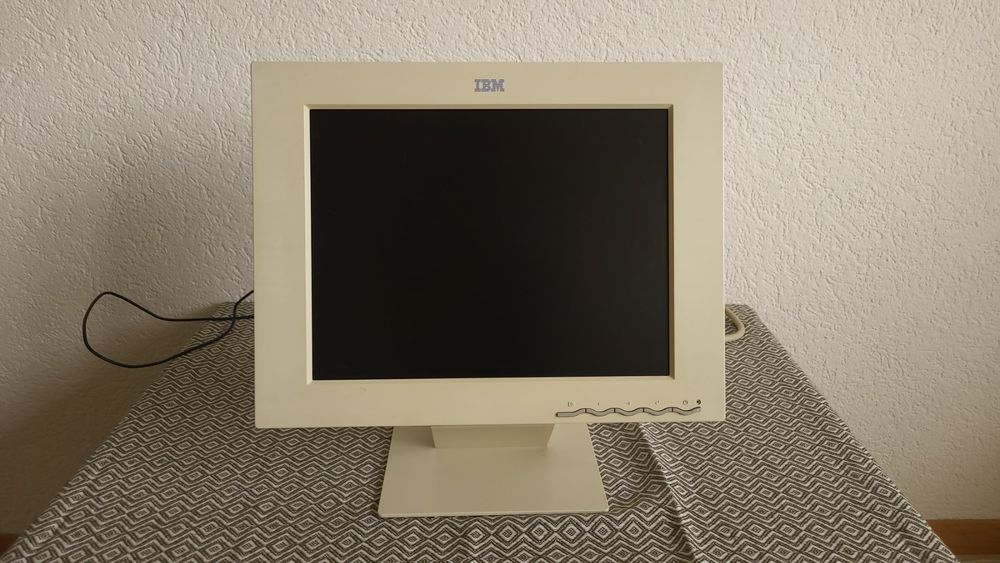 IBM T54A 15" Retro Monitor (Usato) a Rosshäusern per CHF 49 – con ...
