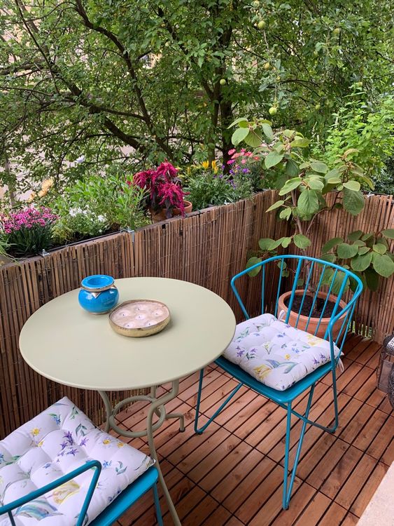 Fermob Gartentisch Set in frischen Farben | Kaufen auf Ricardo