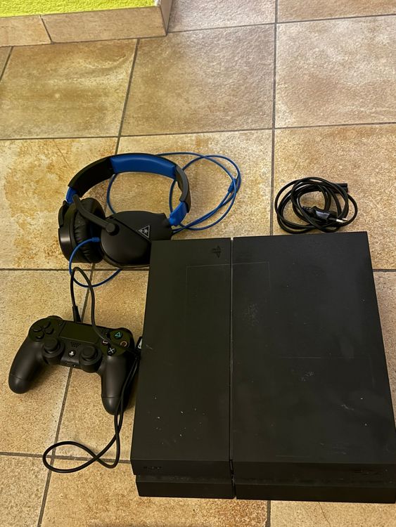 Playstation 4 mit Lenkrad/Gaspedal und 6 Spielen (Gebraucht) in Aesch BL für CHF 150 – mit ...