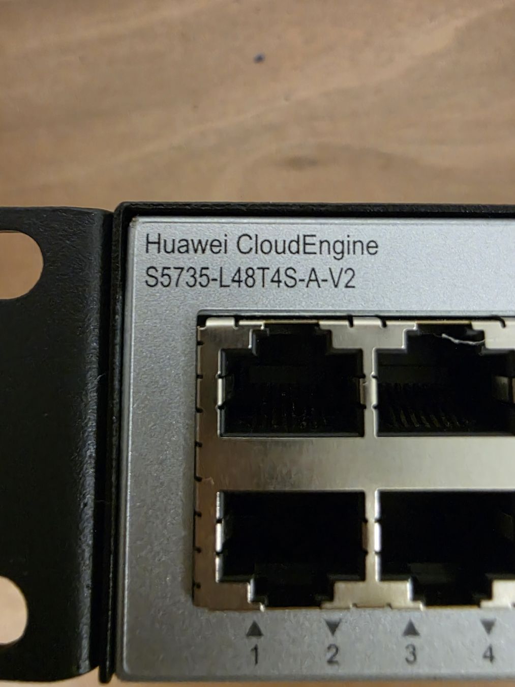 Huawei CloudEngine S5735-L48T4S-A-V2 Switch (Gebraucht) in Zweisimmen für CHF 200 – mit ...