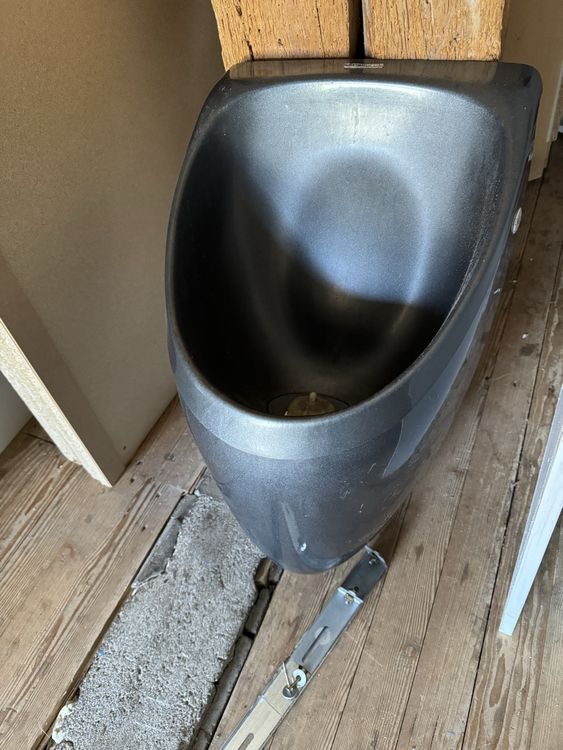 Pissoir Urinal Hellbrok Sero Ultra Wasserloses Pissoir (Gebraucht) in ...