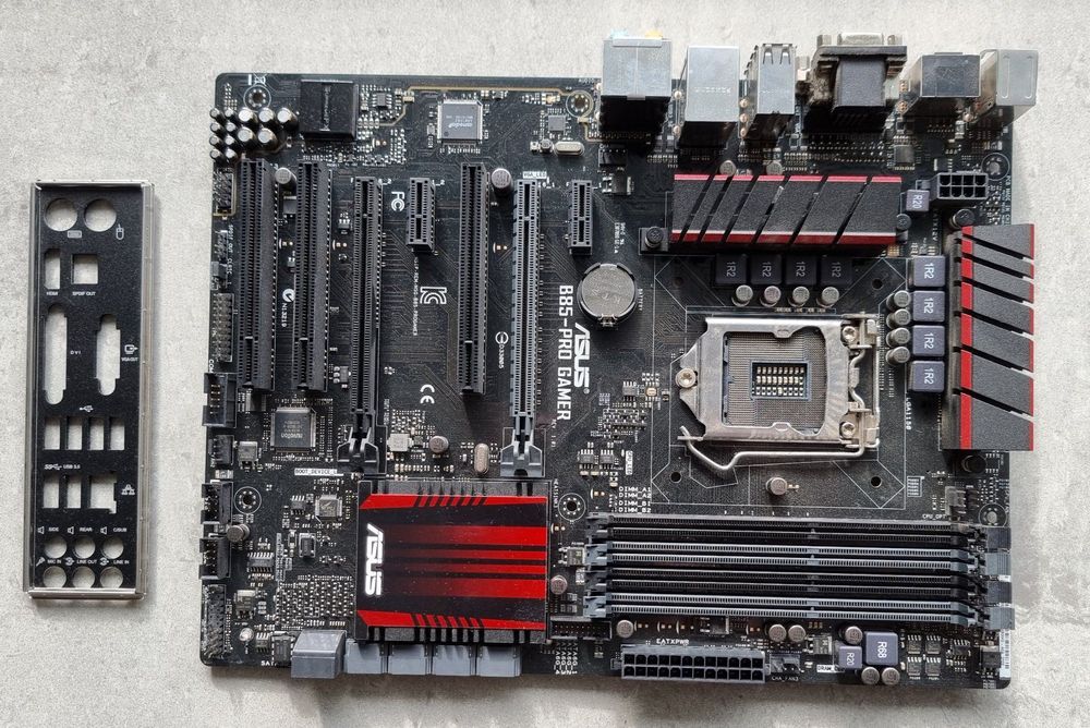 ASUS B85-PRO Gamer LGA 1150 motherboard (Gebraucht) in Zürich für CHF ...