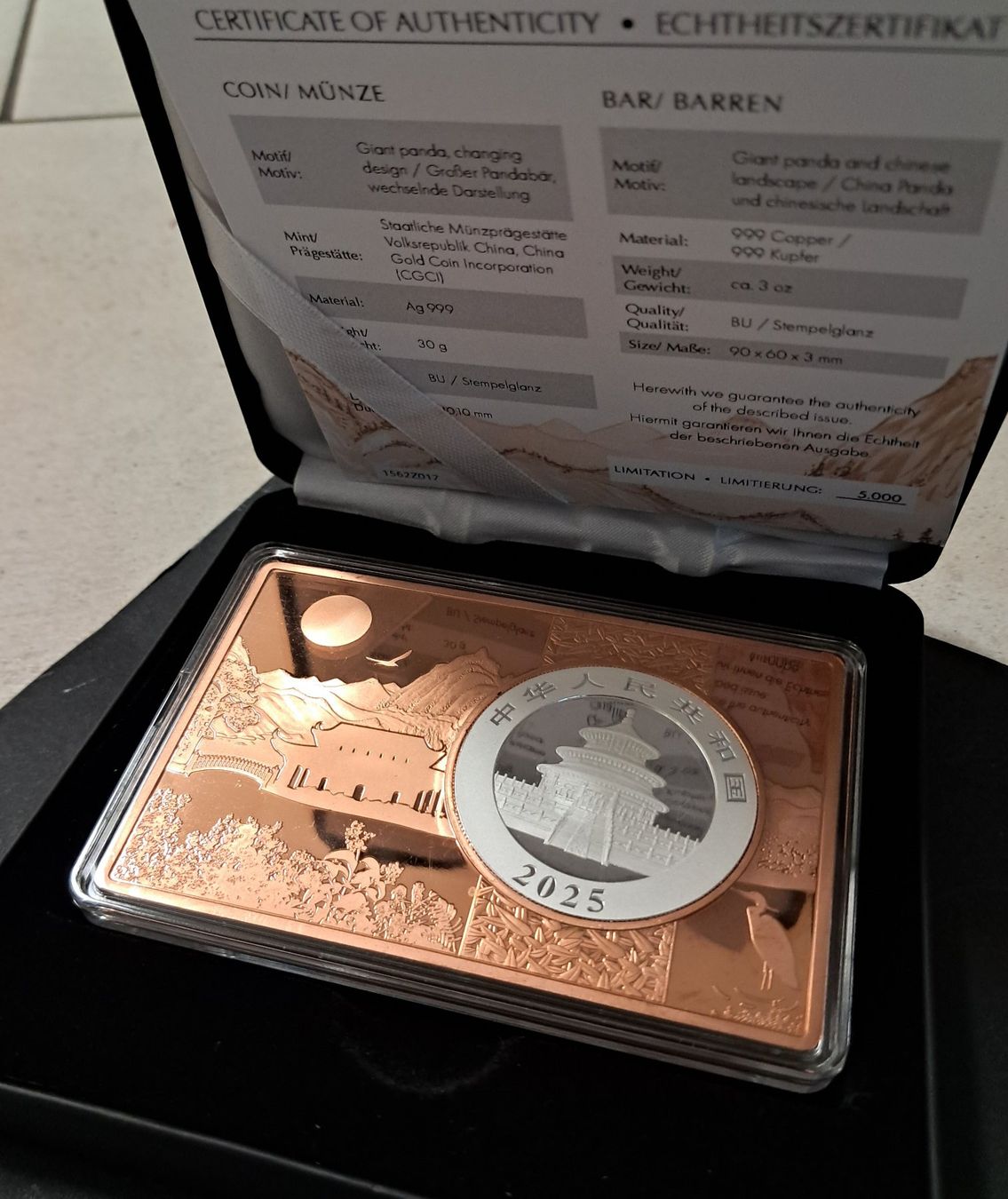 1 OZ China Panda 10 Yuan 2025 inkl Münzbarren in Box (Neuf avec emballage d'origine) à ...