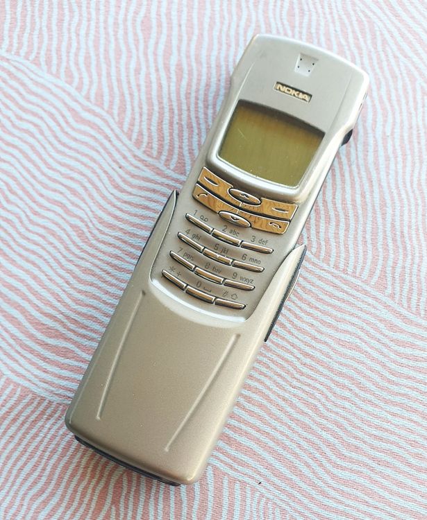 Nokia 8910, Jahrgang 2002, inkl. Ladegerät | Kaufen auf Ricardo