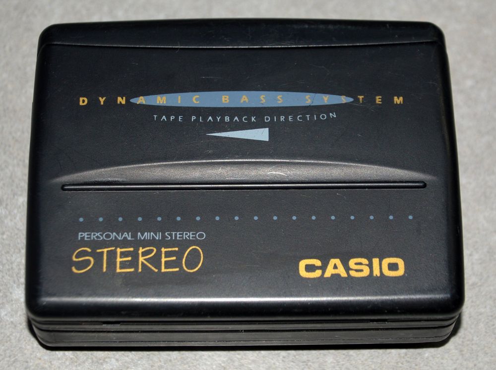 Walkman Casio Dynamic Bass System Stereo (Gebraucht) in Collonges für ...