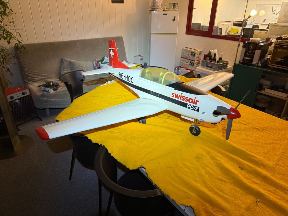 Avion RC Pilatus PC-7 175cm Moteur Enya 20cc 4 temps (Gebraucht) in für ...