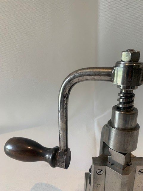 Petite presse à balancier en acier - outillage horloger (Gebraucht) in ...