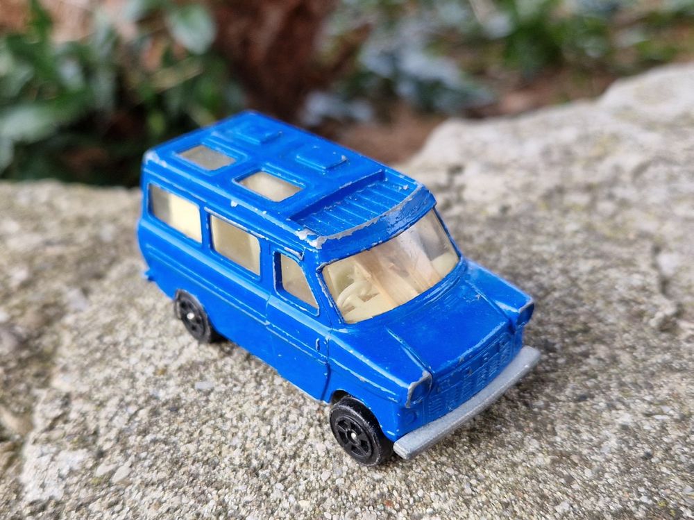 Modellauto Corgi Junior Whizzwheels Ford Transit Caravan | Kaufen auf ...