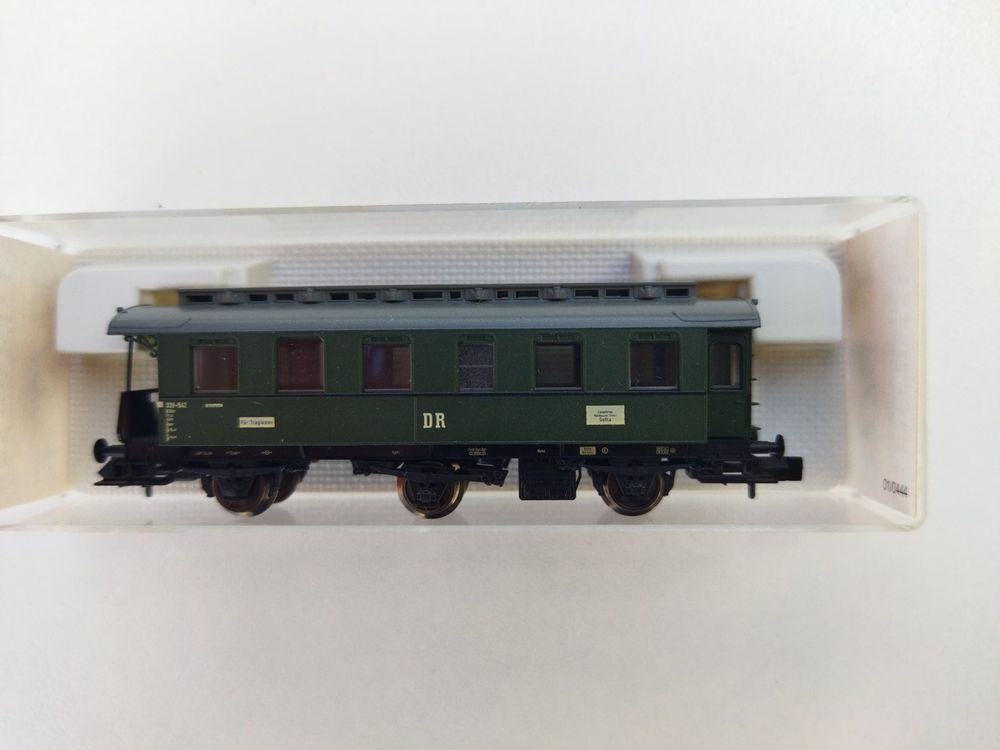 Personnenwagen 3 Achsig mit Brhs der DR von Fleischmann N (Neu und originalverpackt) in La Chaux ...