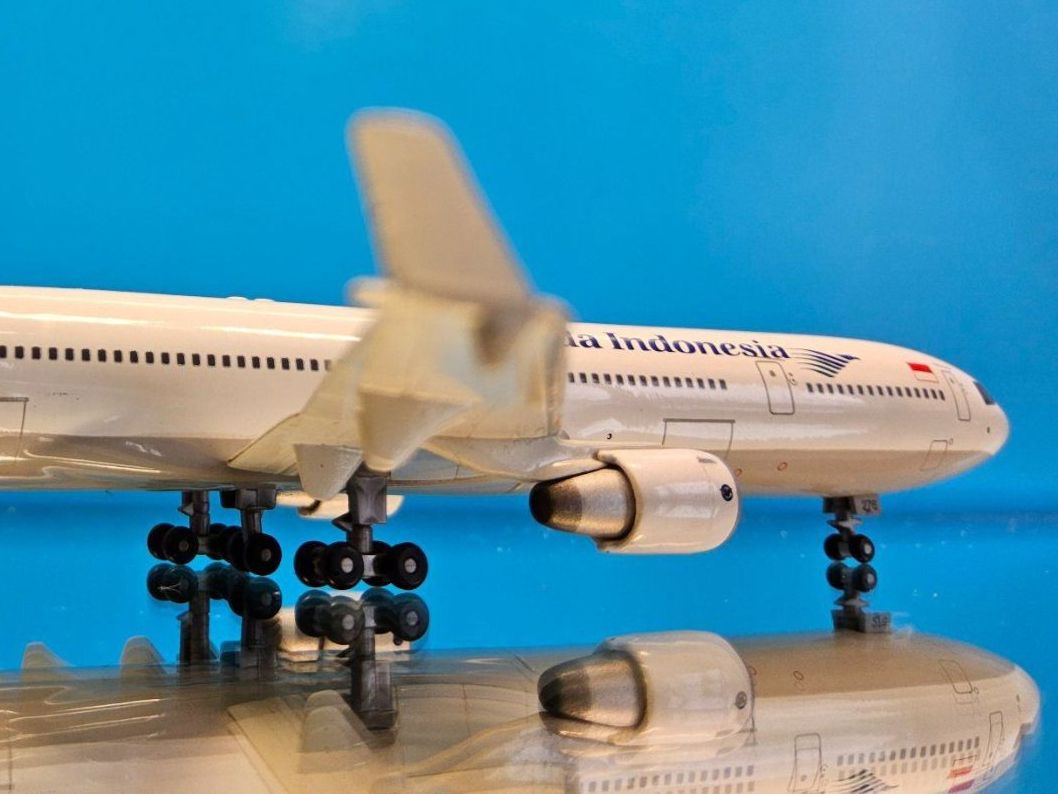 MD-11 __ Garuda Indonesia __ metall __ mit OVP __ 1:400 (Gebraucht) in ...