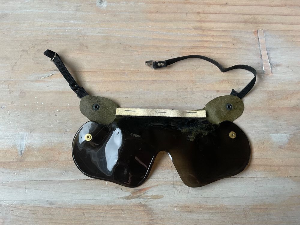 WW2 Canadian Eye Shield Anti-Gas Goggles (Gebraucht) in Oberbütschel ...
