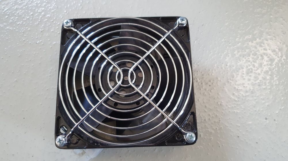 Ventilator Lüfter 230V 19W Rittal (Gebraucht) in für CHF 28 – mit ...