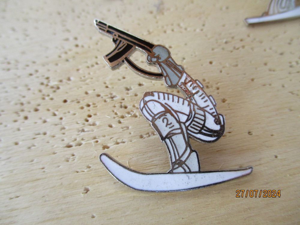 HR Giger Biomechanoiden Pin Kunst Limitiert | Kaufen auf Ricardo