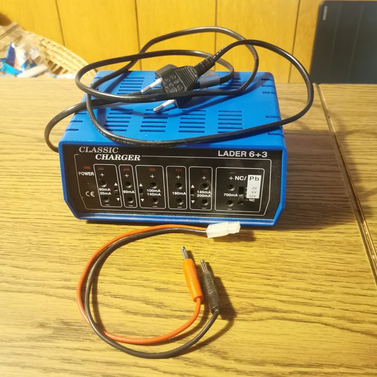 6+3 Lader Classic Charger RC Modellbau | Kaufen auf Ricardo