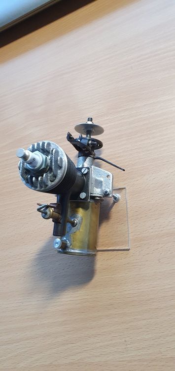 Modellmotor Eisfeld 7.6 ccm Benzin (Neu (gemäss Beschreibung)) in ...