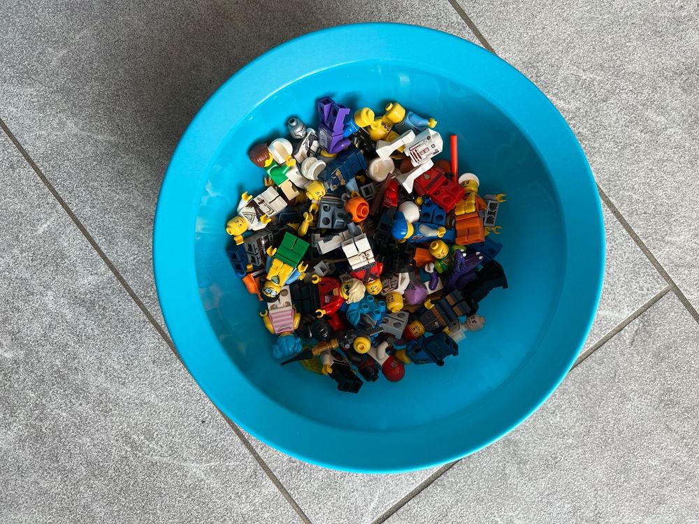 Lego riesige Sammlung inkl. Schienen, Anleitungen, Figuren | Kaufen auf ...