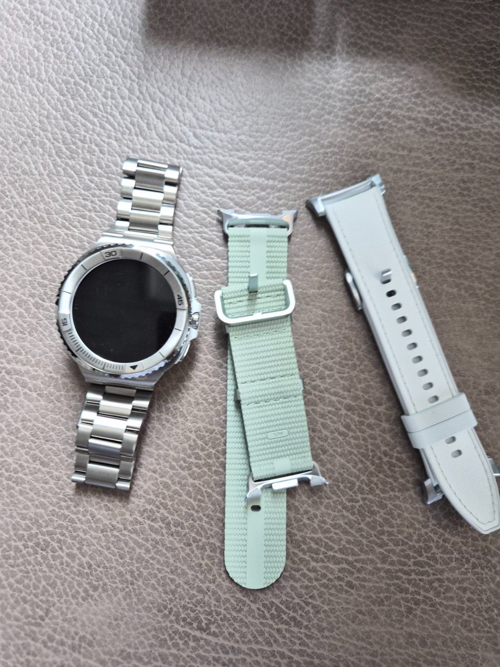 Galaxy Watch 8 Classic - White + extra straps (Gebraucht) in Altendorf ...