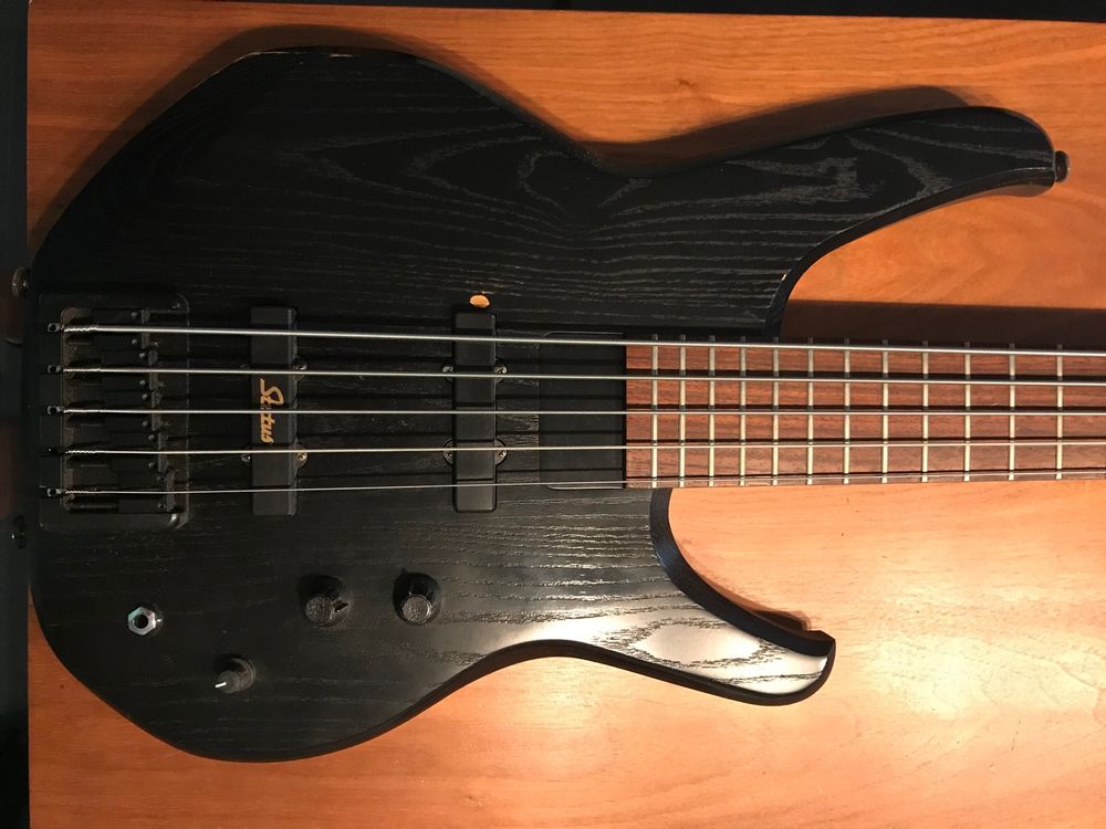 Status E-Bass 5-String Graphite black (Gebraucht) in Bösingen für CHF ...