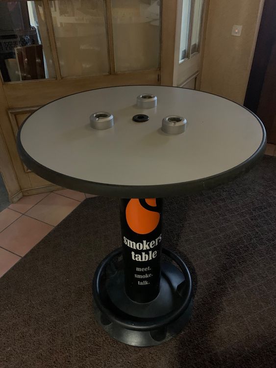 Smoker Table (Rauchertisch) (Gebraucht) in Escholzmatt für CHF 51 – nur Abholung auf Ricardo kaufen