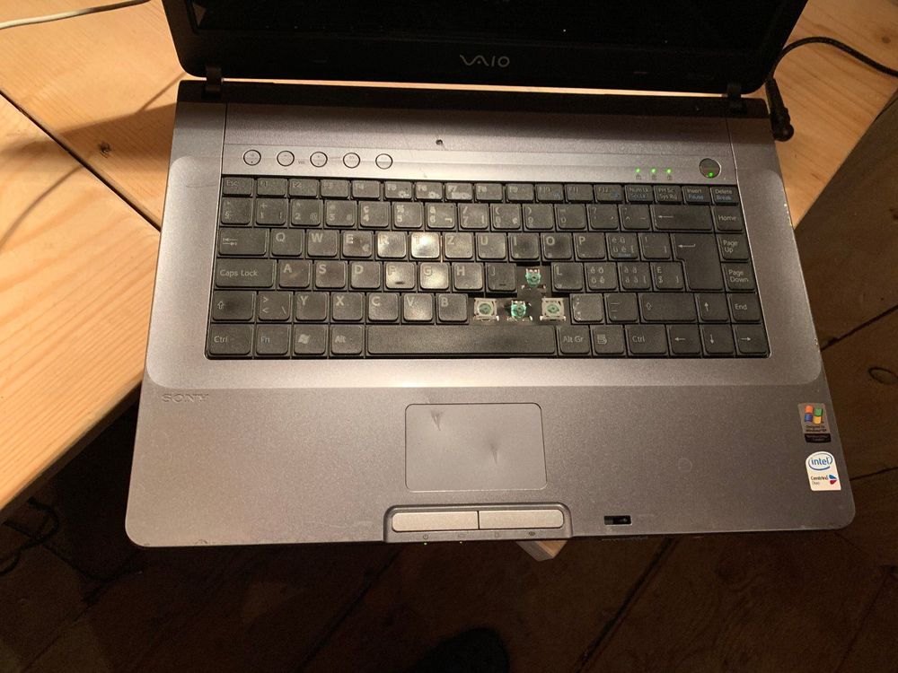 Sony vaio Pcg-7r2m (Defekt) in Les Moulins für CHF 2.9 – mit Lieferung auf Ricardo kaufen