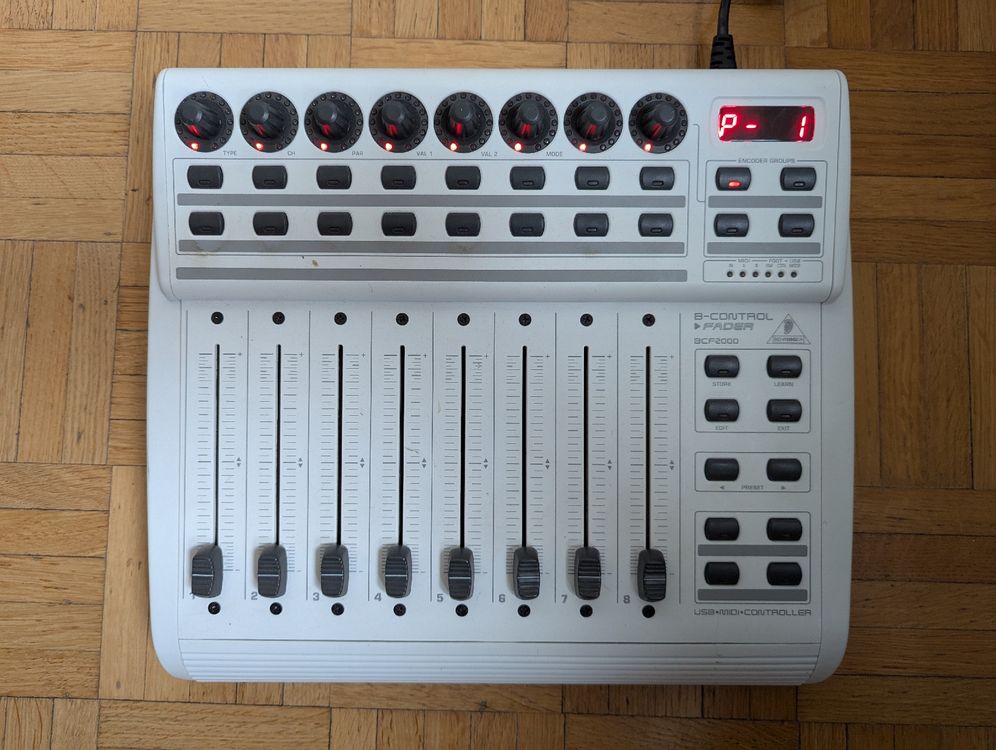 Behringer BCF2000 USB MIDI Controller for studio (Gebraucht) in Zürich ...
