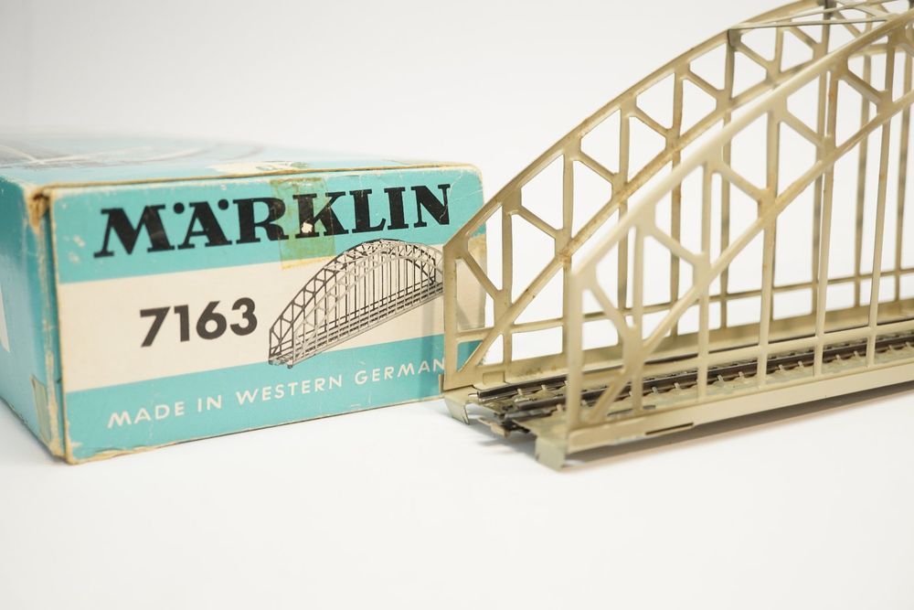 8º Märklin 7163 Bogenbrücke Metall grau 2) | Kaufen auf Ricardo