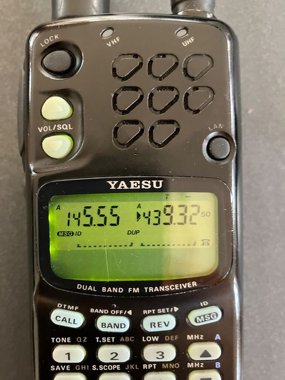 YAESU FT-51R Dualbander (Gebraucht) in Seewen SO für CHF 51 – mit Lieferung auf Ricardo kaufen