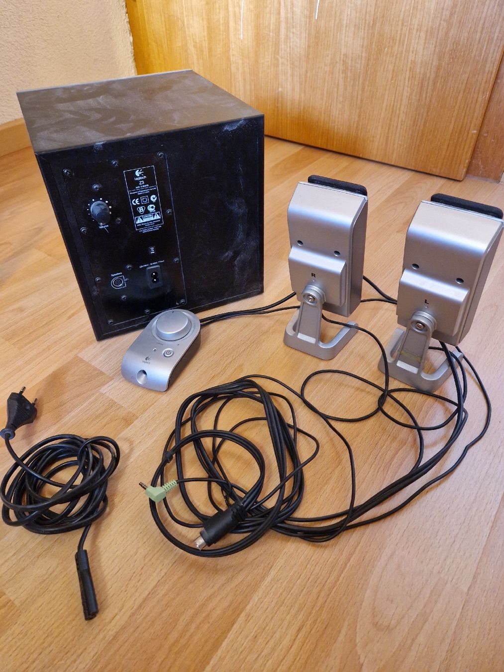 Logitech Z3 Lautsprecher System für Computer (Gebraucht) in Oberglatt ...