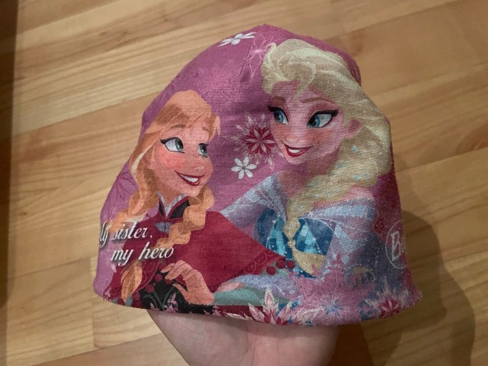 Frozen Anna und Elsa Mütze (Gebraucht) in Attiswil für CHF 5 – mit ...