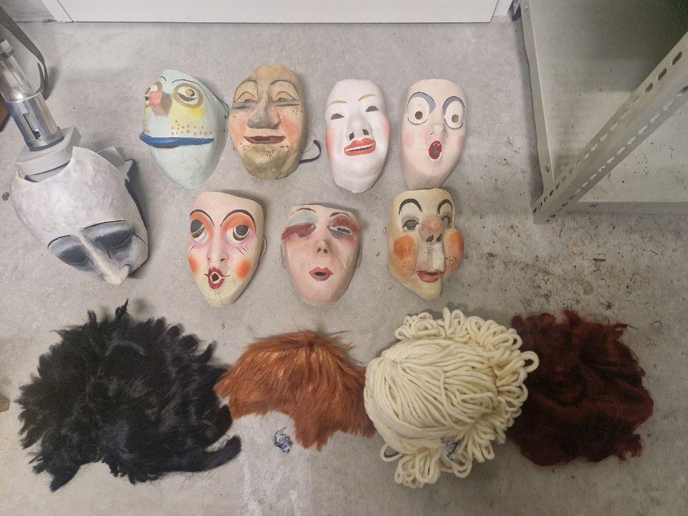 Masken (Gebraucht) in Meiringen für CHF 50 – mit Lieferung auf Ricardo ...
