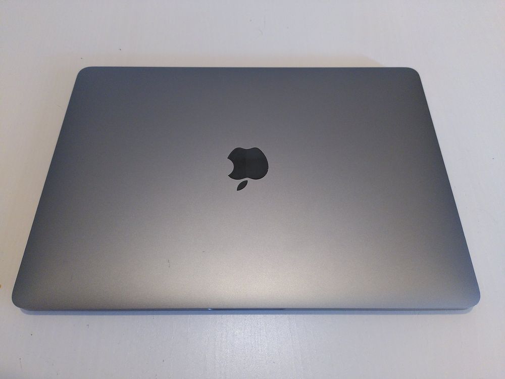 Apple MacBook Pro Space Grey (13.3" Retina, i5, 8GB, SSD) (Gebraucht ...